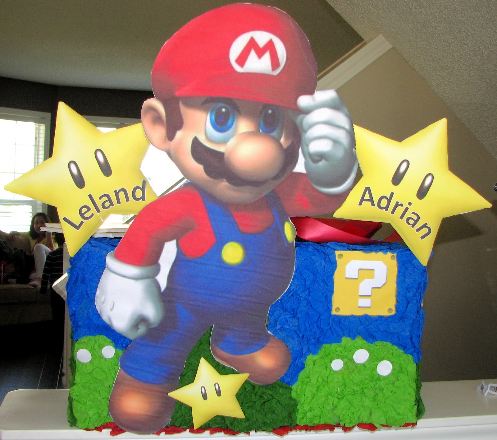 Utopia Party Decor: Pinatas