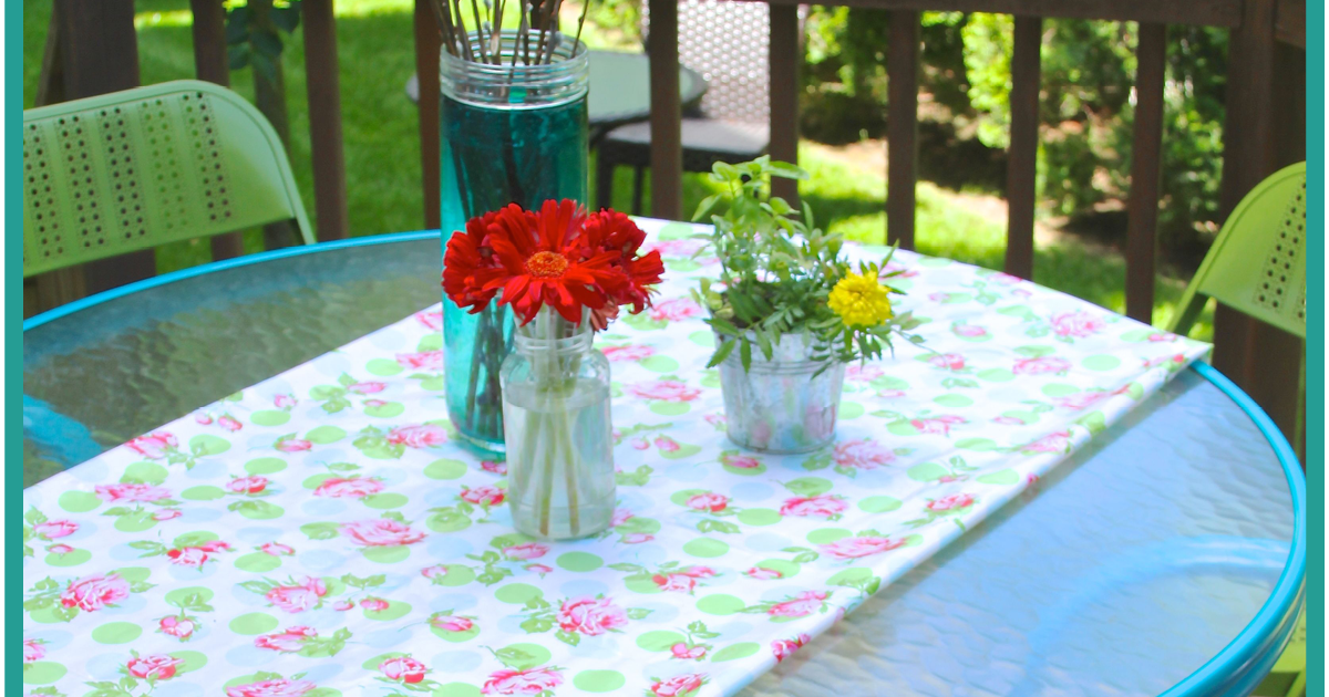 A Thrifter in Disguise: Hand-Me-Down Patio Table Makeover