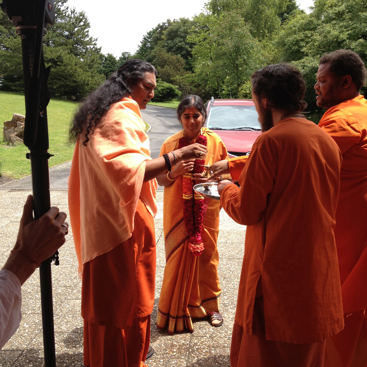 Sri Swami Vishwananda (Deutsch): Besuch von Mutter Meera