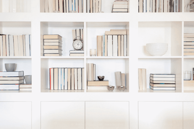 Книги в интерьере - IVOREE