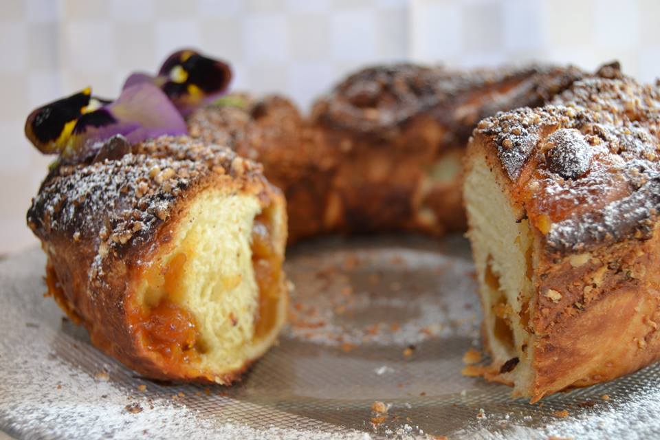 CORONA INTRECCIATA DI PAN BRIOCHE - Anna Maria Conti