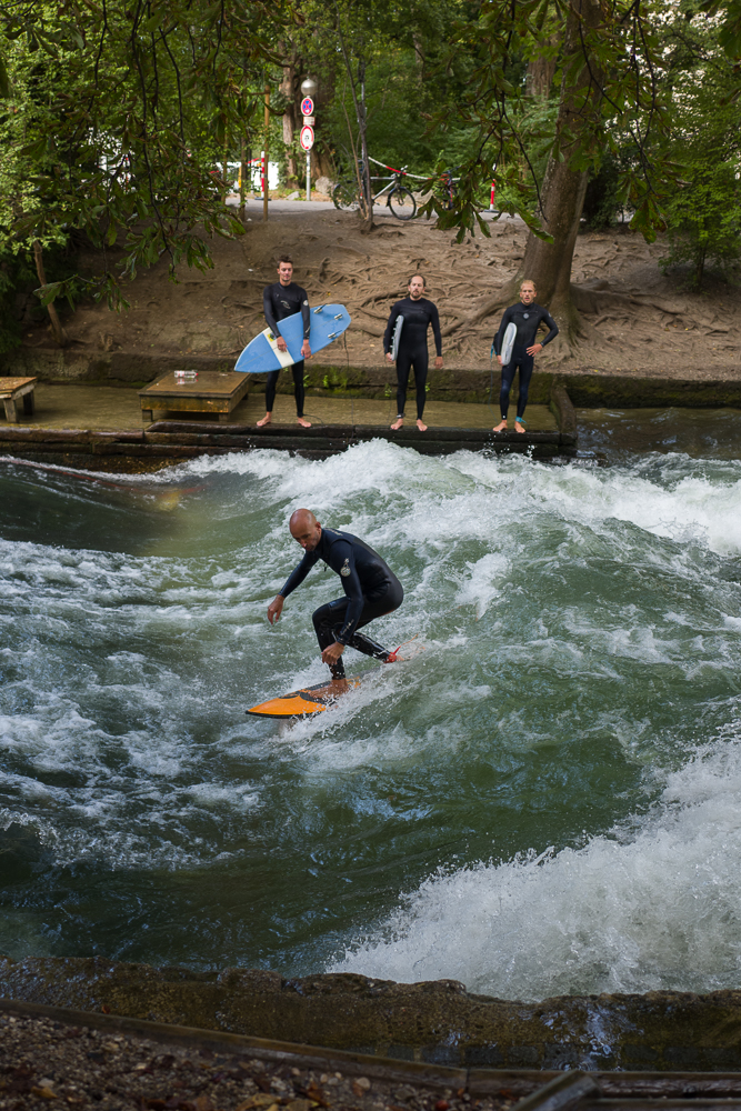The Rolling Road : Surfing -in Munich