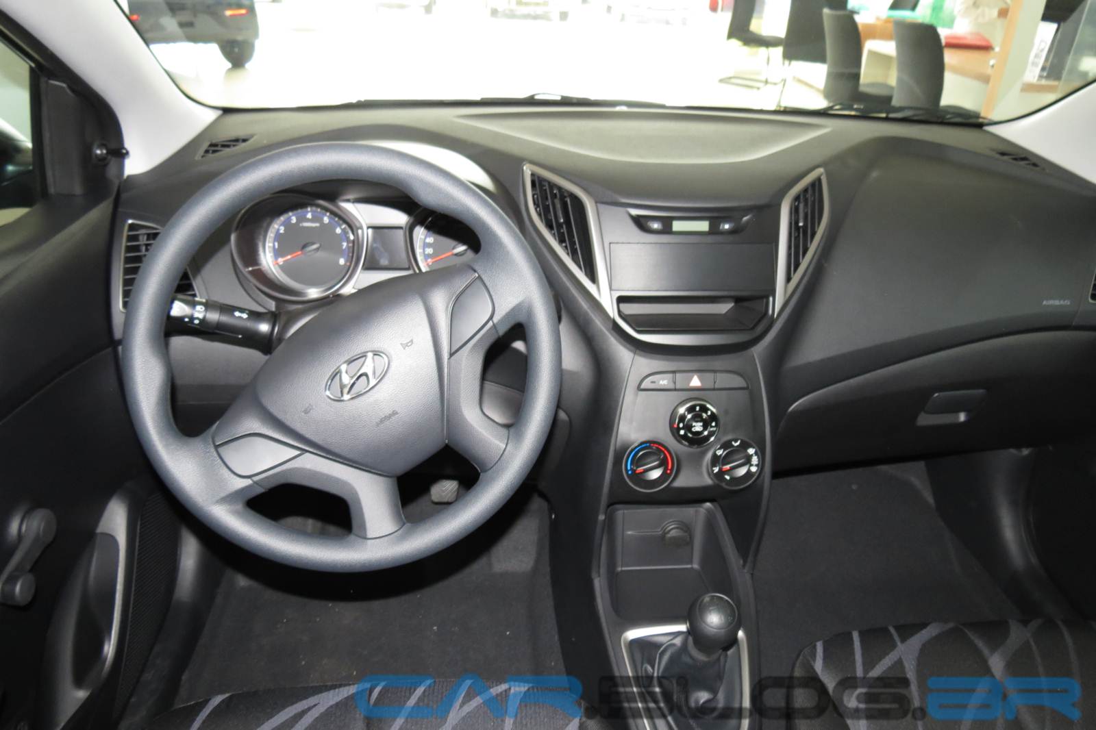 Hyundai HB20 2013 1.6 Comfort - fotos e especificações