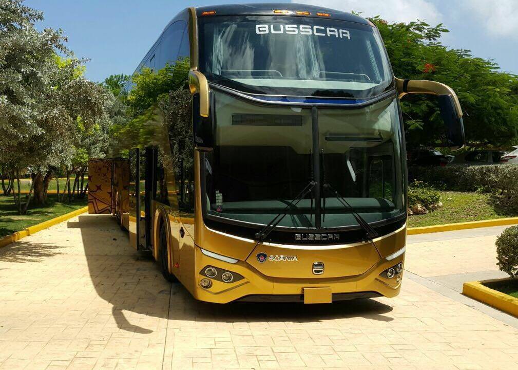 Busscar de Colombia presenta su nuevo autobús doble piso