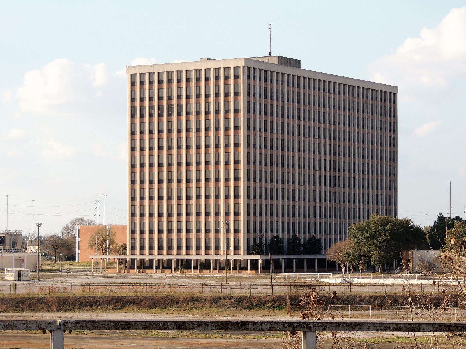 Houston Streetwise: Riverfront blight: The KBR redevelopment site now