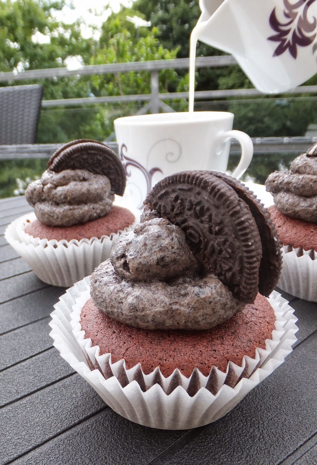 Ramona's Bäckerei: Red Velvet Cupcakes mit Oreo-Keks-Frosting (Rote ...