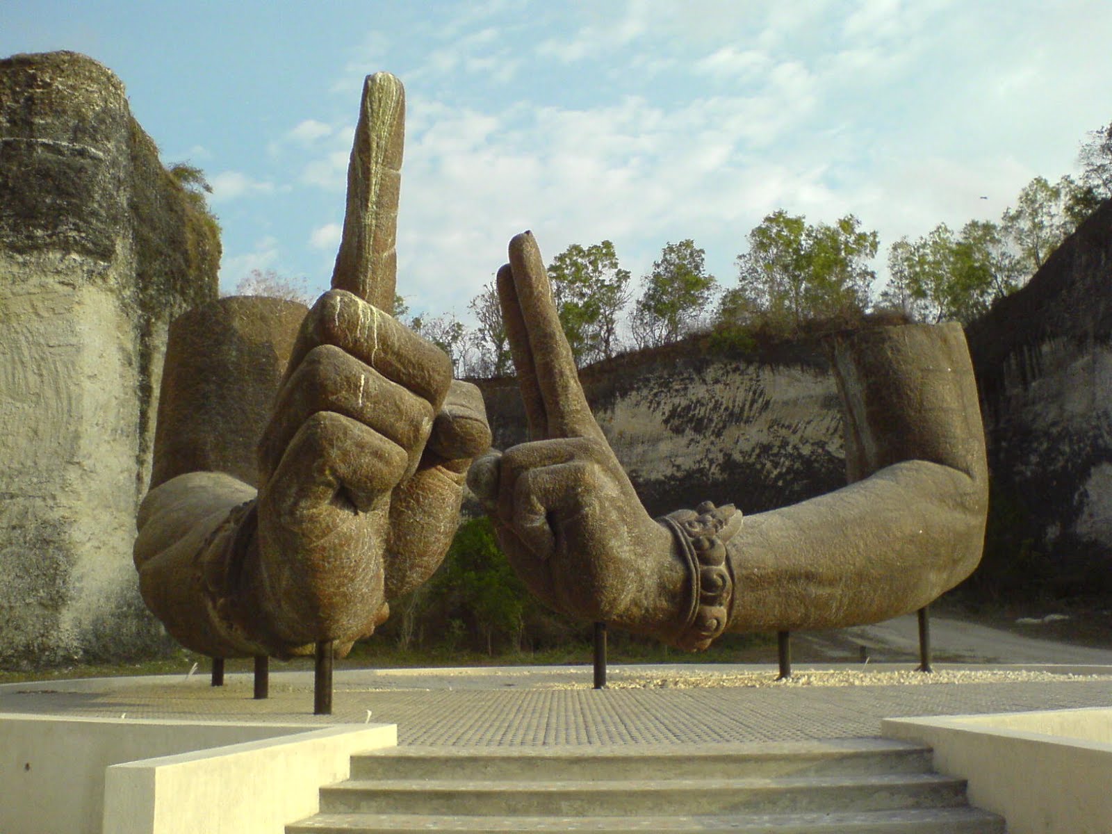 Keindahan dan Keunikan Garuda Wisnu Kencana ( GWK )- Bali ~ WISATA ALAM