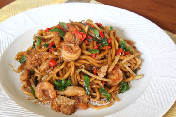 My Kitchen Snippets: Nyonya Style Fried Noodles