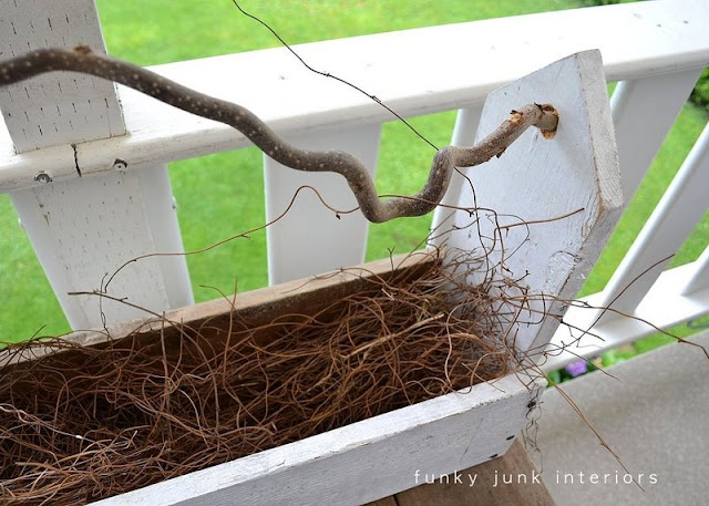 My picket toolbox gets fresh on me - Funky Junk InteriorsFunky Junk ...