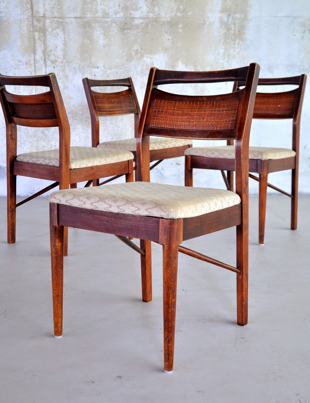 SELECT MODERN: Set of 4 American of Martinsville Dining Chairs