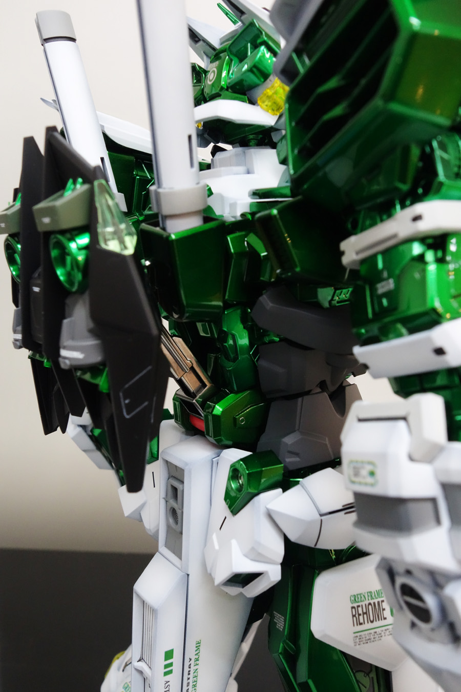 GUNDAM GUY: PG 1/60 Gundam Astray Green Frame - Painted Build