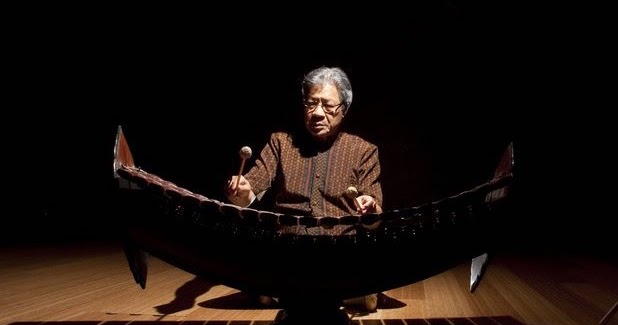 Edge of the Center: Chinary Ung: Voices, Oracles, and Spirals