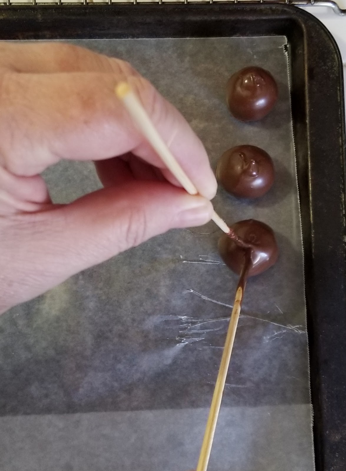 Carrie's Kitchen Creations: "Peanut Butter Cup" Bon Bons