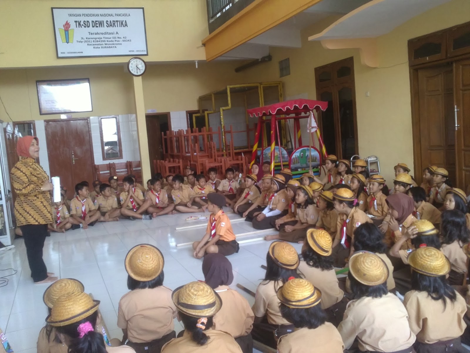 SD DEWI SARTIKA SURABAYA: Contoh Macam-Macam Tepuk