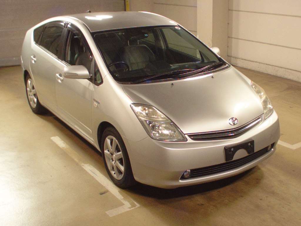 Auto Trade from JAPAN : Toyota Prius 20 G Touring Selection