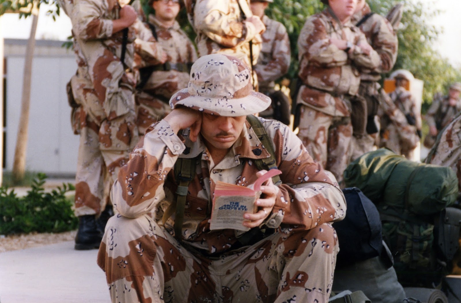 Helgeson's Hikes: Operation Desert Shield: 1st Marines HQ Comm Platoon ...