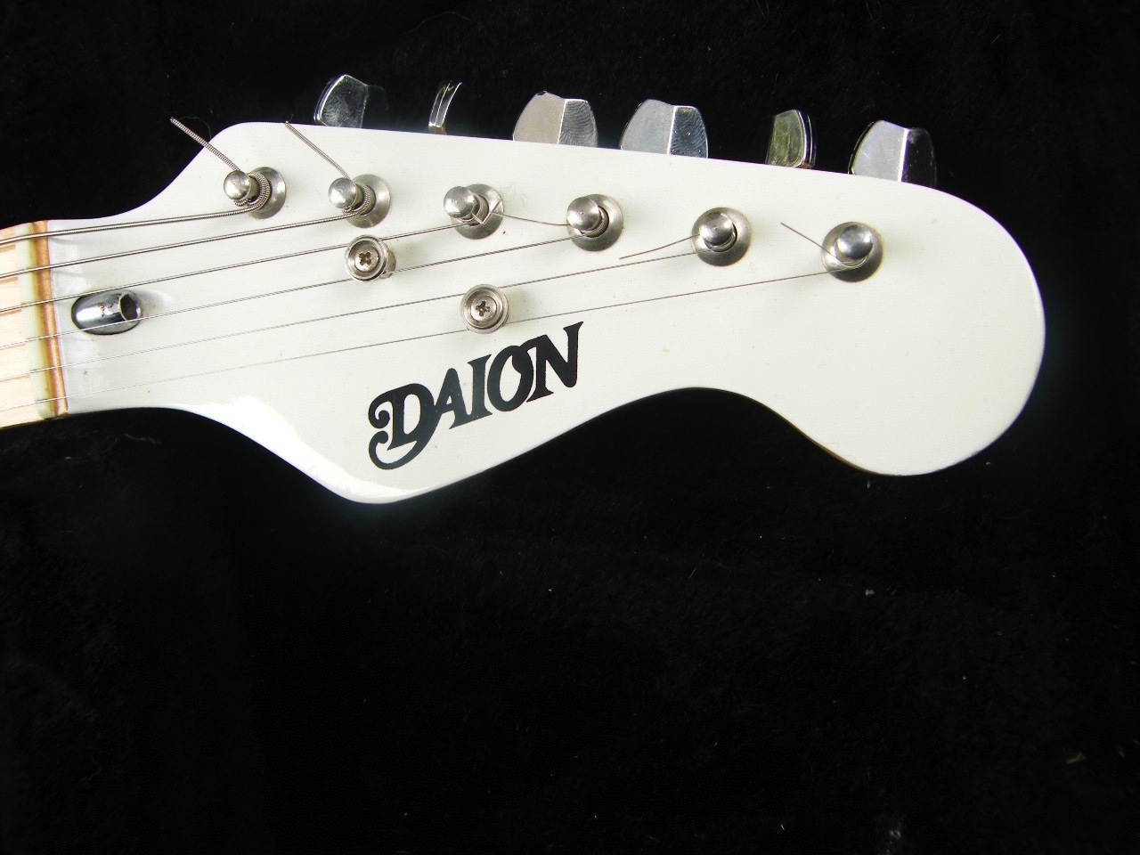 Daion Guitars Down Under: Some General Daion Info - Or Two Plus Two = Five!