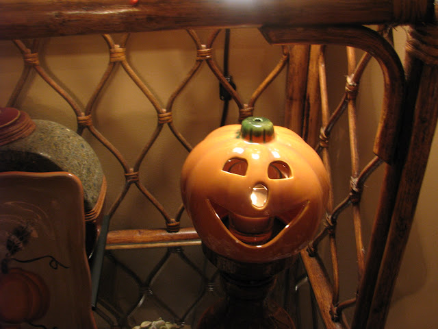 Designs by Pinky: ~~~A BeWITCHing Table!!!~~~