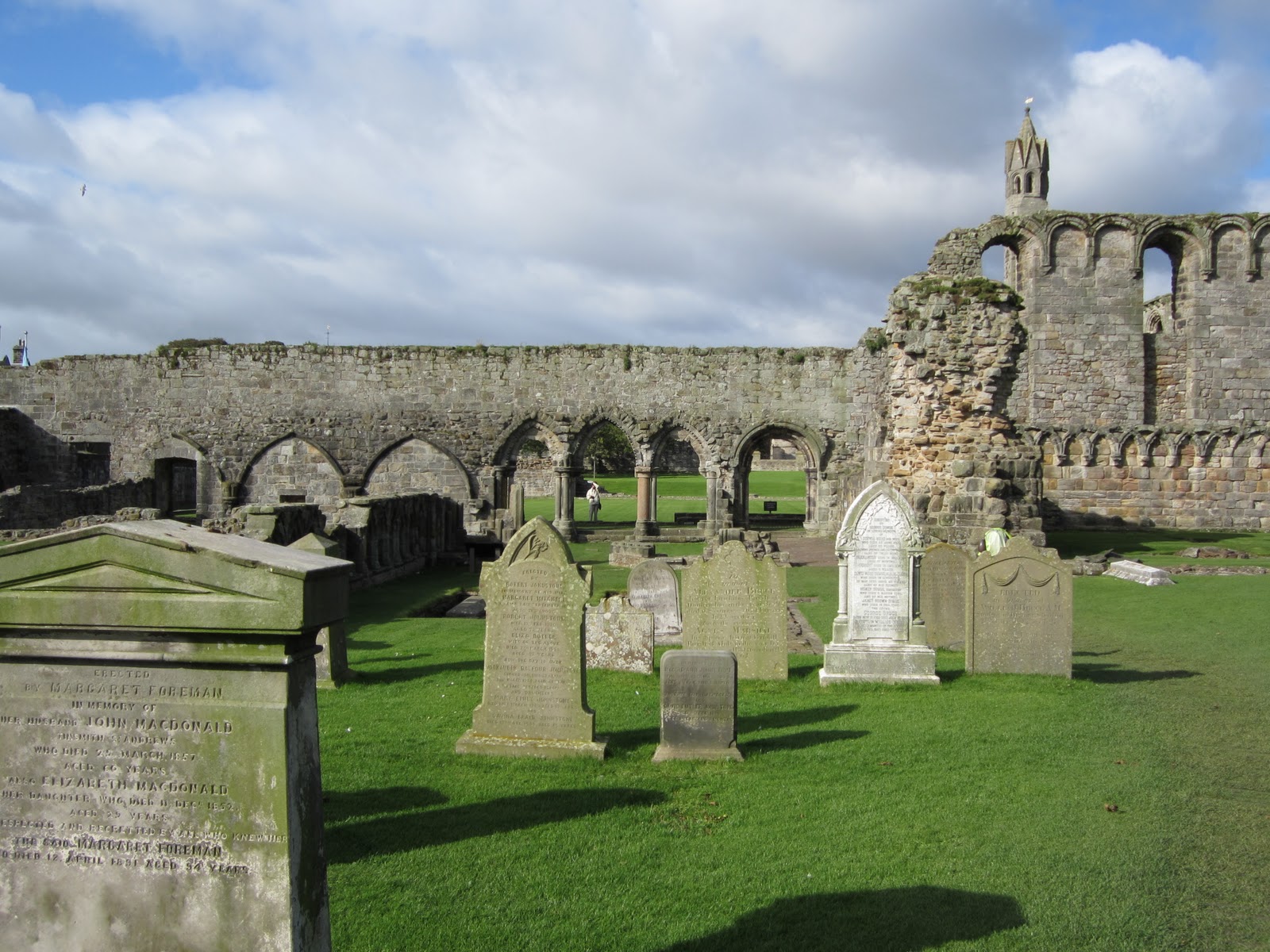 Scotland: The Castle Chronicles: Matriculation and Ruins (Sep. 22)