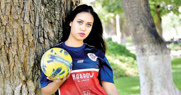 Margia modelo y delantera de fútbol | Ellas Juegan Futbol