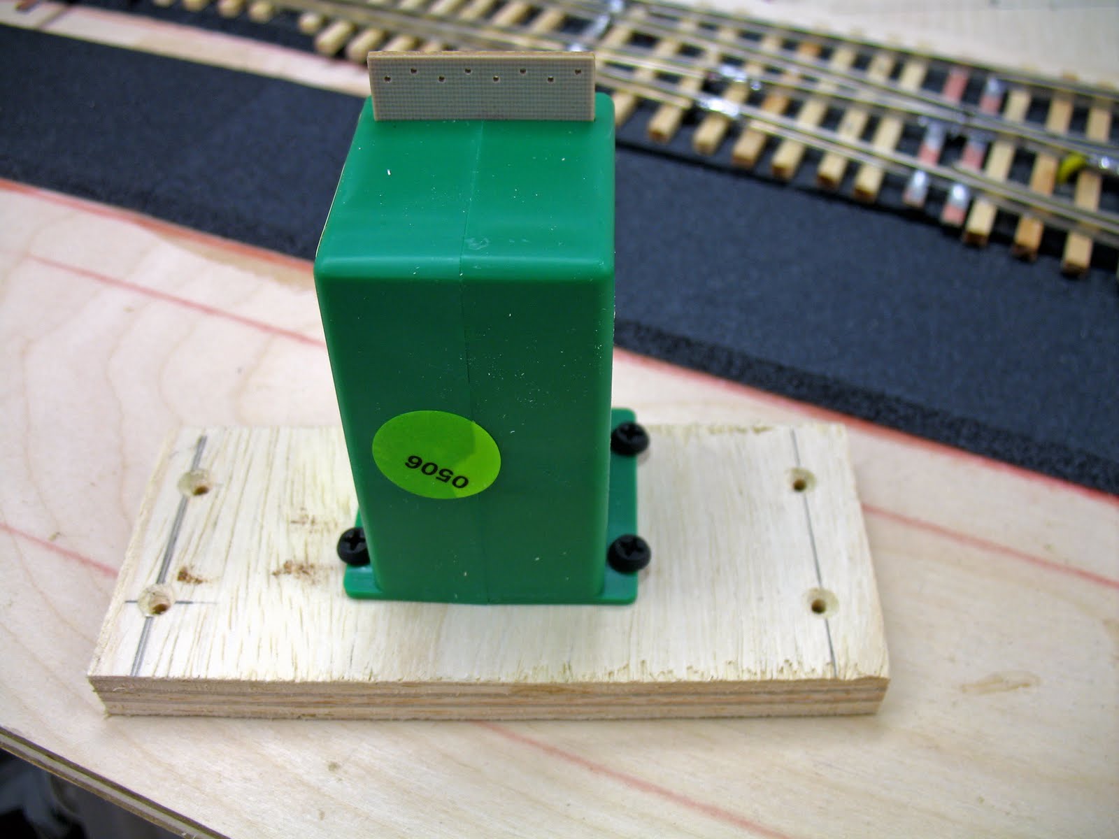 Free Model Railroad Clinics: Some Simple Switch Machine Solutions