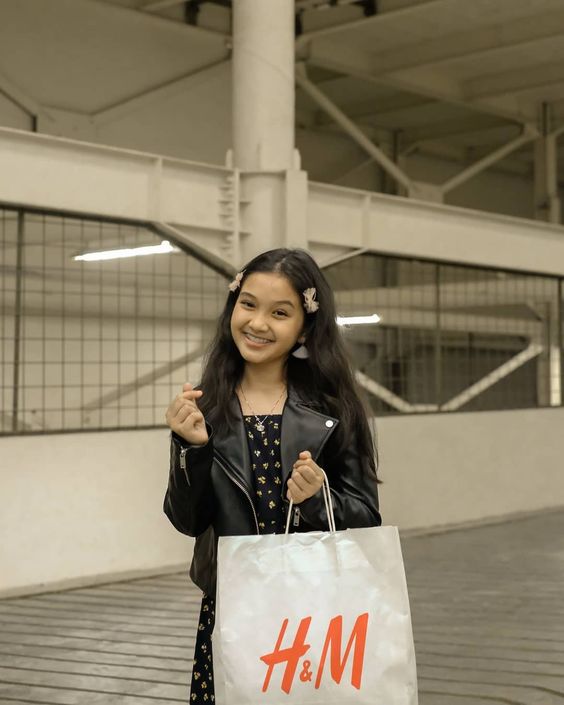 Naisa Alifia Yuriza Wallpaper 29