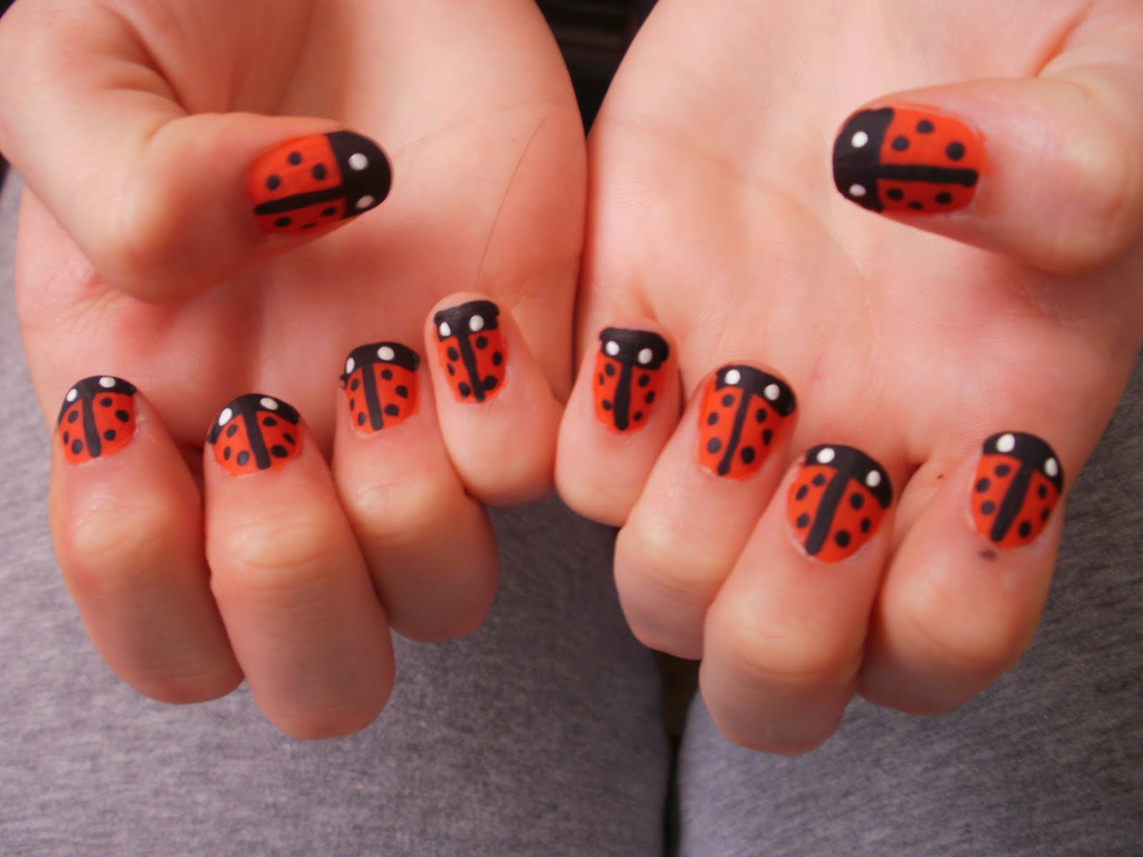 Artistry Nails: Ladybug Nails