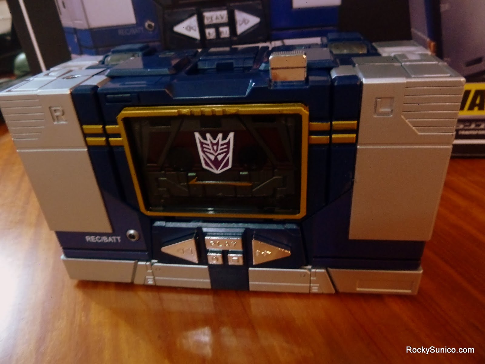 The Geeky Guide to Nearly Everything: [Transformers] Takara Masterpiece ...