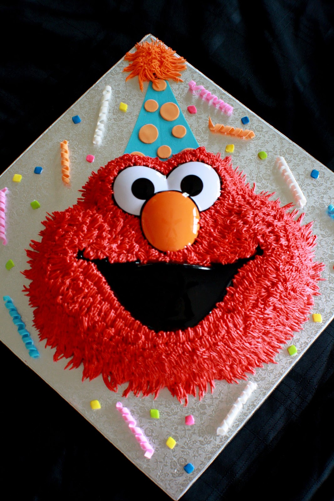The Sugar Therapist: Elmo loves to celebrate!