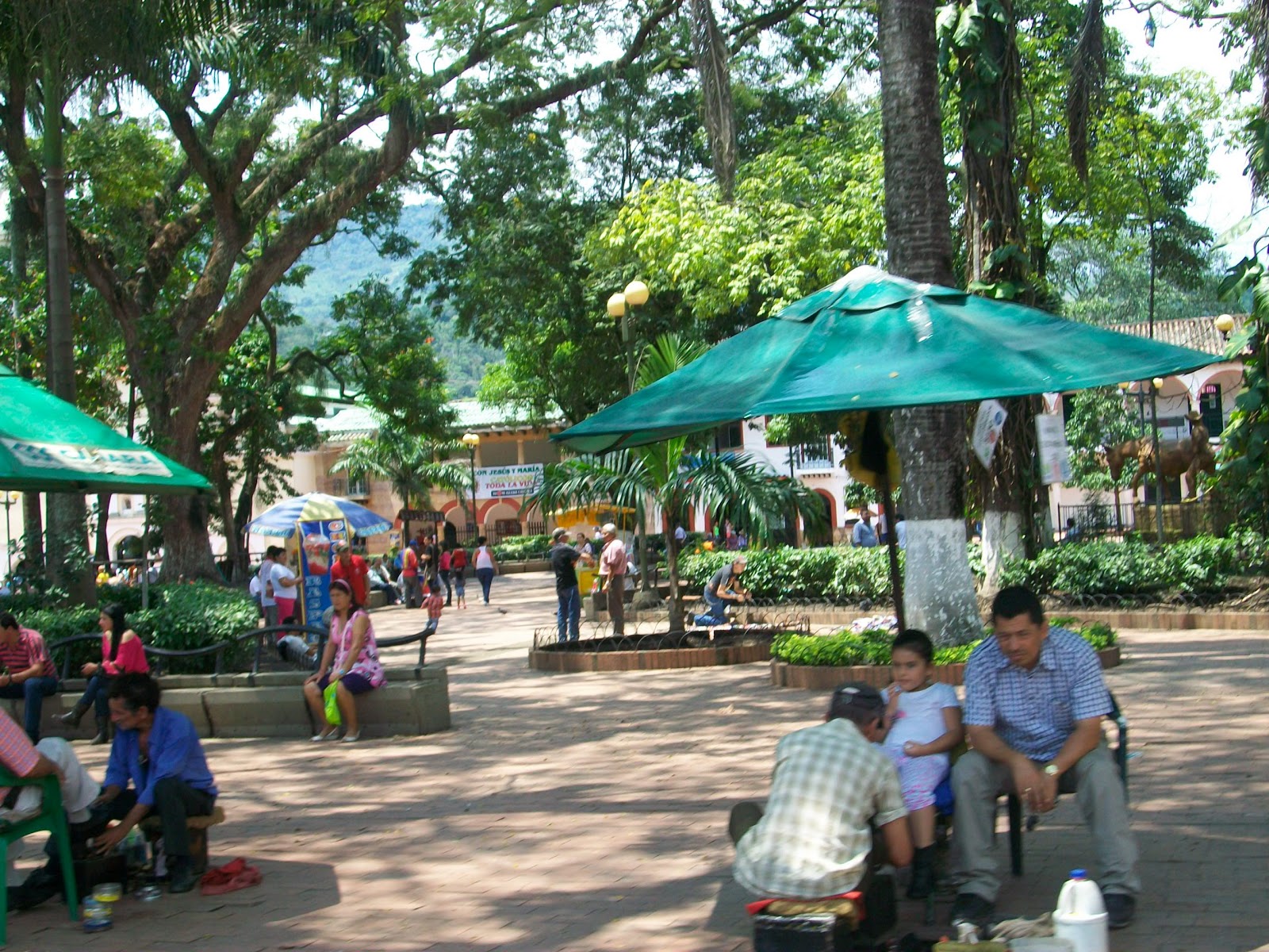 Villeta, Cundinamarca - Colombia: Parques Principales
