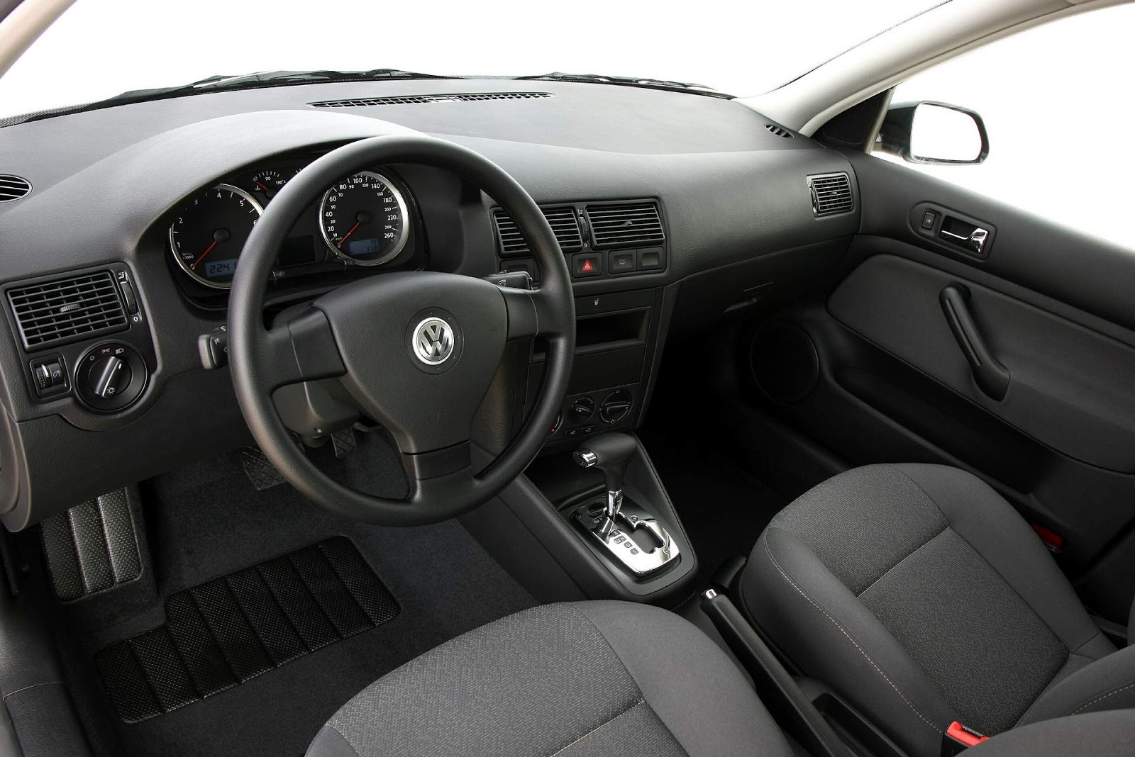 Volkswagen Golf 2008 Plus 2.0 Automático - detalhes (PcD)