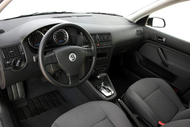 Volkswagen Golf 2008 Plus 2.0 Automático - detalhes (PcD)