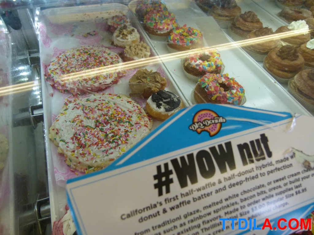 Things To Do In Los Angeles: DK’s Donuts & Bakery aka Donut Heaven