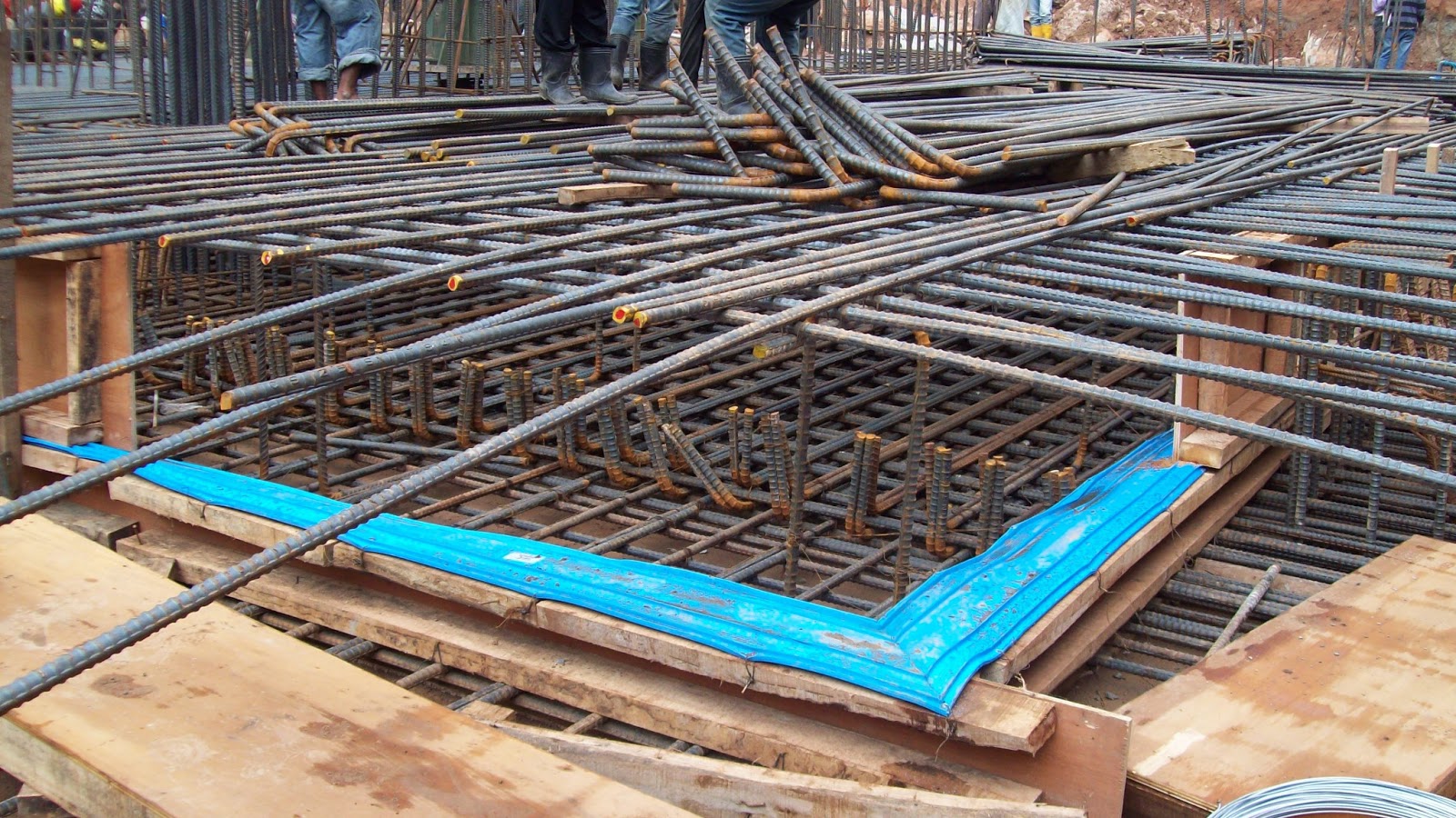 WATERSTOP PVC dan SWELLABLE untuk sambungan beton