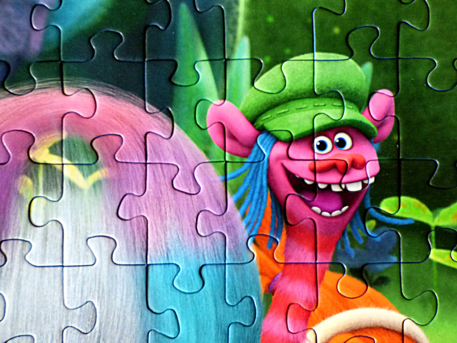 Chez Maximka: Trolls 100pc jigsaw puzzle from Ravensburger