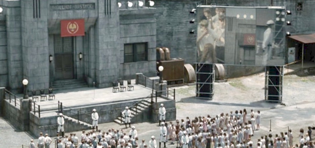 The Voice of Vexillology, Flags & Heraldry: Flags in the Hunger Games ...