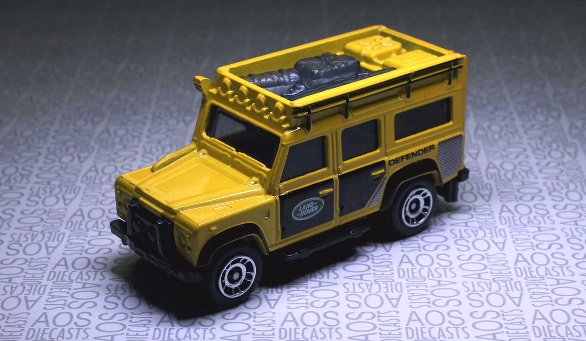 Epic Collage : Land Rover Defender 110S