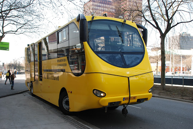 Met de Splashbus de Nieuwe Maas in: Splashbus Rotterdam