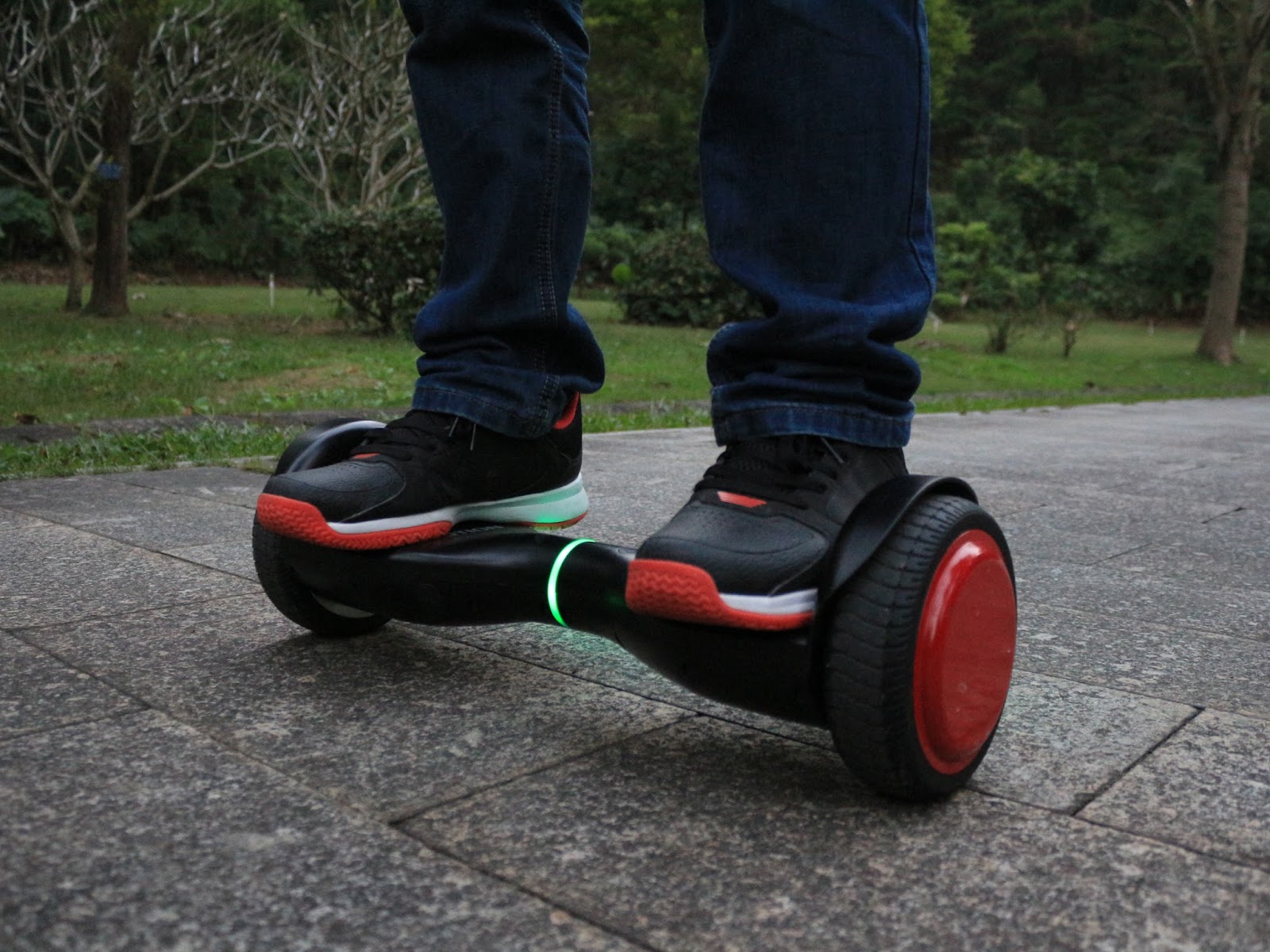 The Lightweight Smart Self-Balancing Board -- Inmotion Hoverboard D2