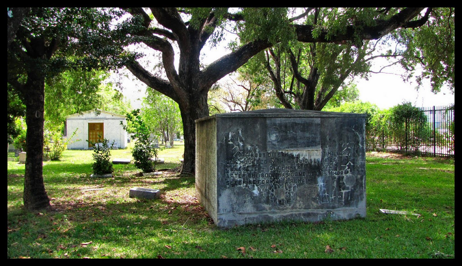 Dum Spiro Spero: Miami City Cemetery