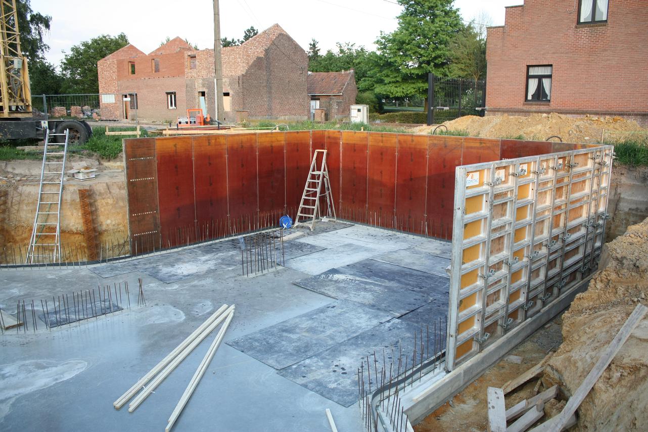 Ons huisje: Ontkisten eerste deel en bekisten volgend deel