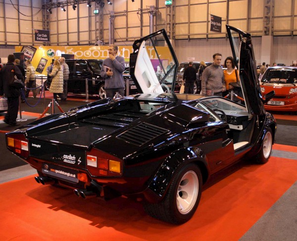 hot cars: The Amazing Lamborghini Countach