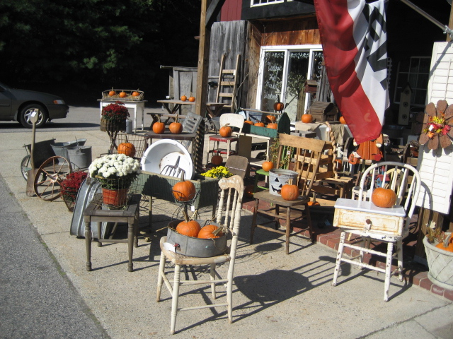 A Cottage Muse: vintage fall market weekend...