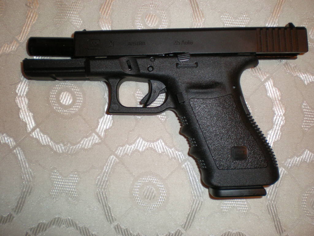 Shooting The Messenger: Fun With The GLOCK 21