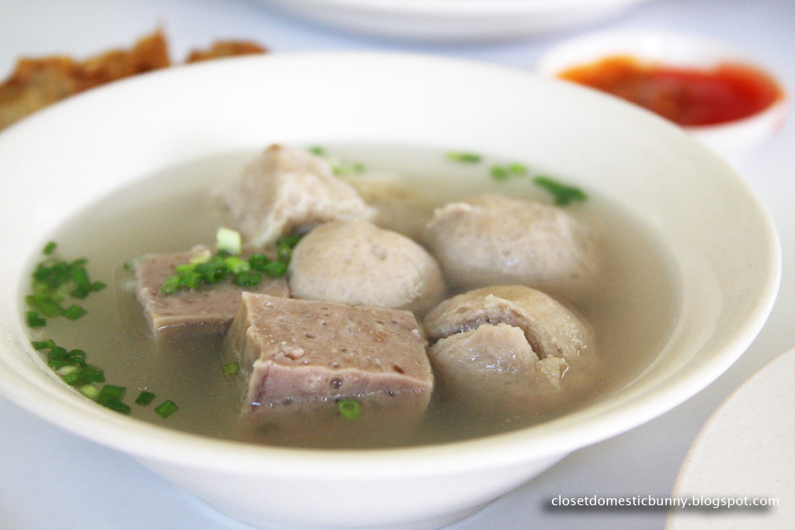 cooking. eating. carousing.: bakwan kapasari