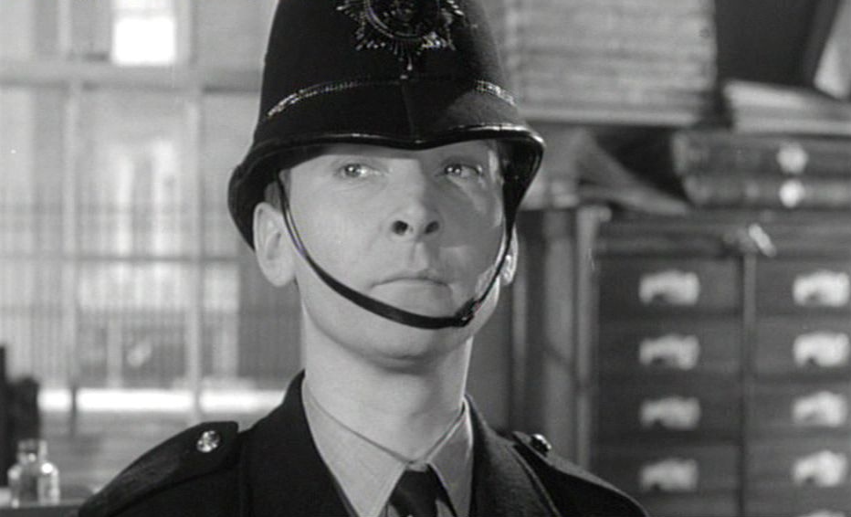 Cult Movie Reviews: Carry On Constable (1960)