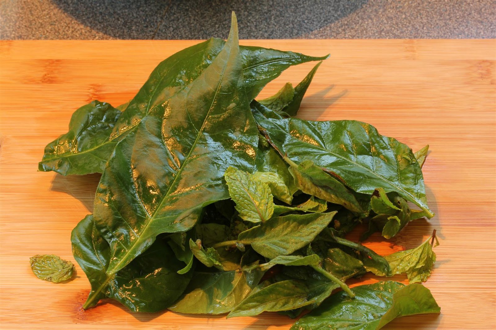 Guam Firehouse Cook: Burger Night.... Motsiyas Burger