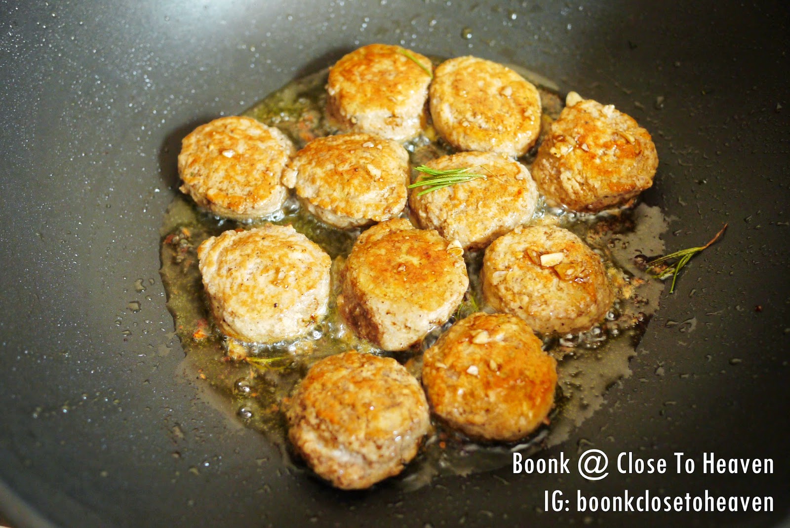 Lamb Bites with Red Wine Sauce