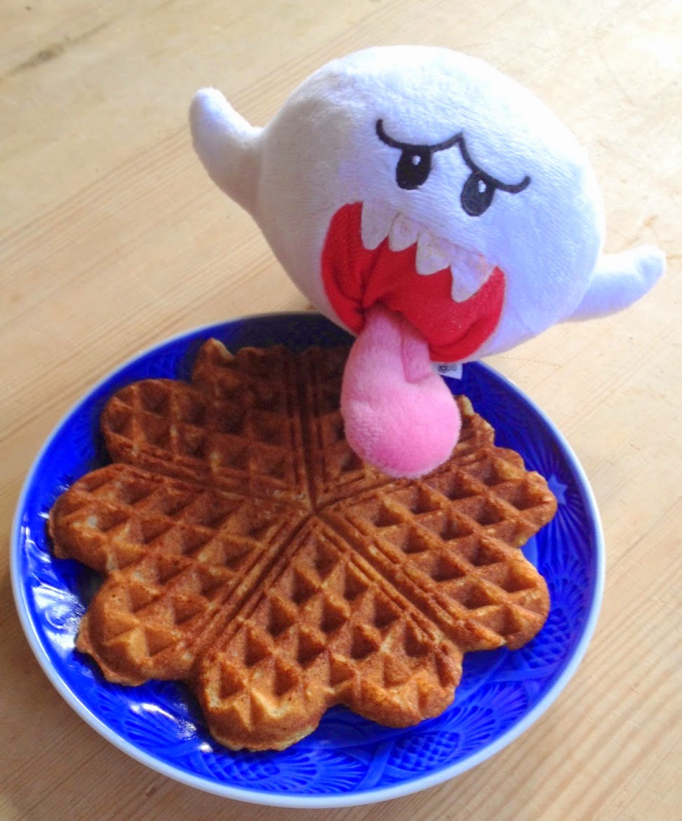 FAT CAT'S COOKBOOK: Boo's Scary-licious Banana Nut Waffles