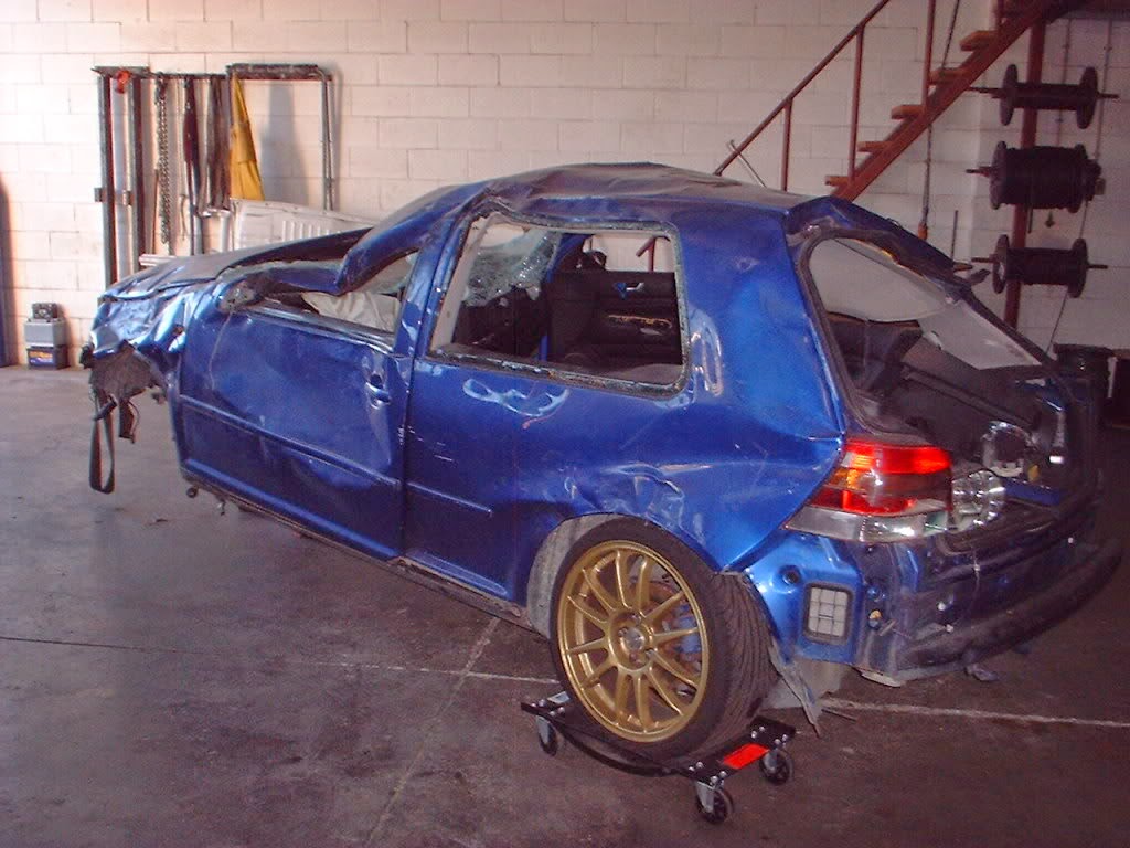 Germany cars tuning: R32 crashed